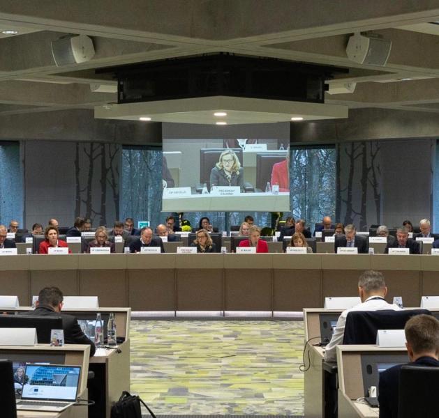 EIB Group renews record-high financing target of €100 billion to boost ...