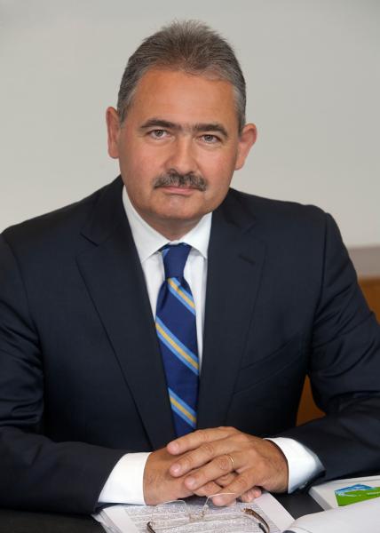 Mr Tănăsescu is new EIB Vice-President