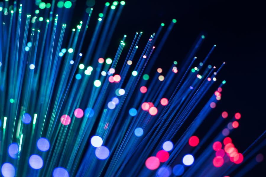 How does a Gigabit Passive Optical Network (GPON) work?