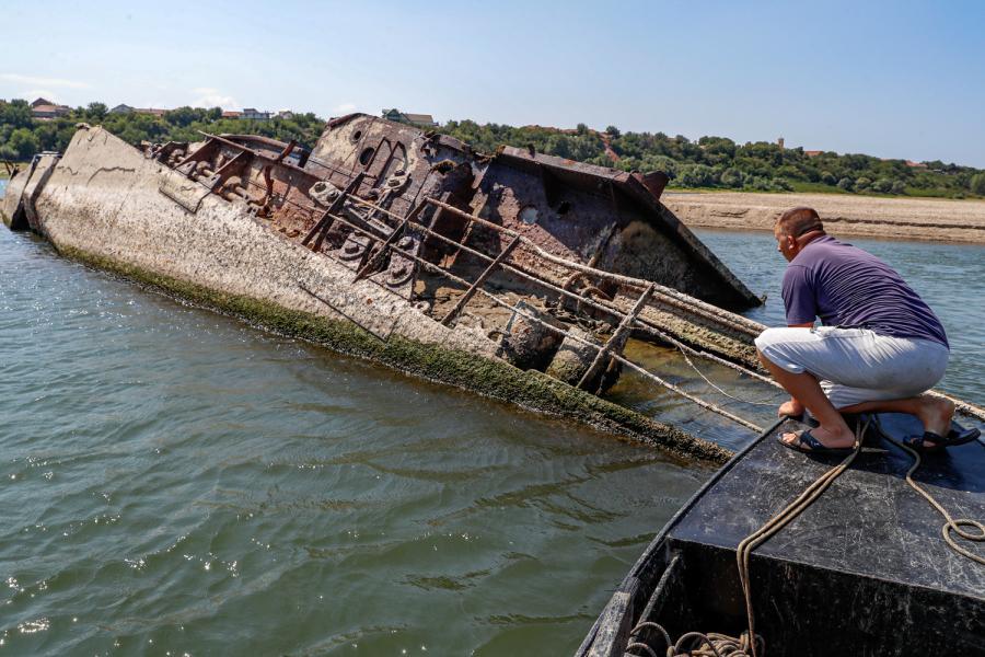 Danube WWII wrecks cleanup boosts Serbia economy, environment