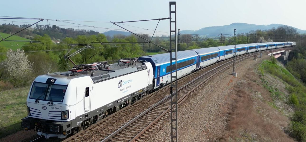 Czech trains to be upgraded with €300 million EIB loan to national ...