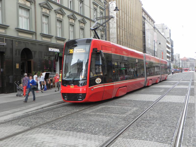 Poland: EIB supports purchase of modern trams for Krakow and Silesia
