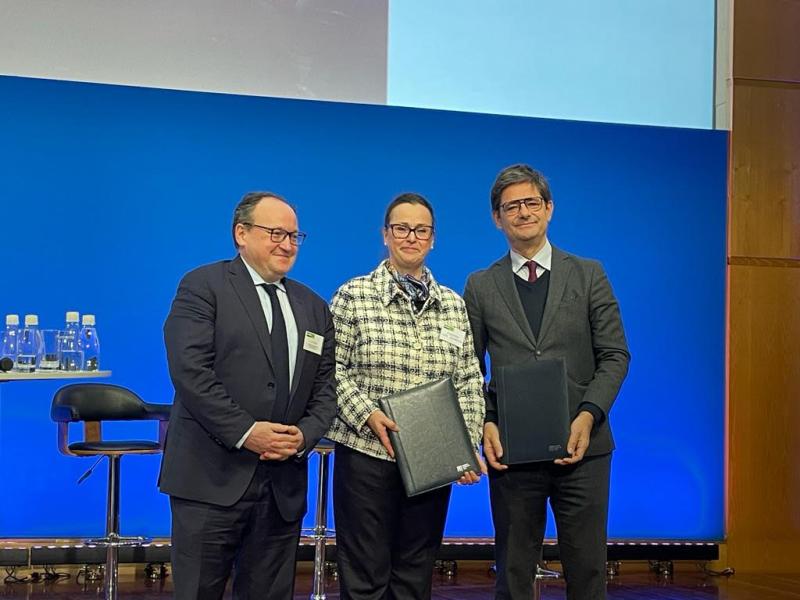 France: EIB Group, European Commission and public sector partners ...